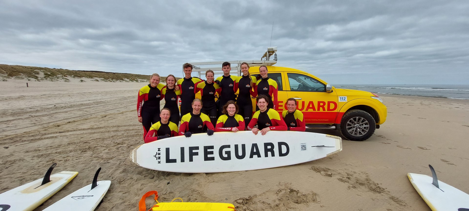KNRM lifeguards weer actief op stranden Friese Waddeneilanden en ...